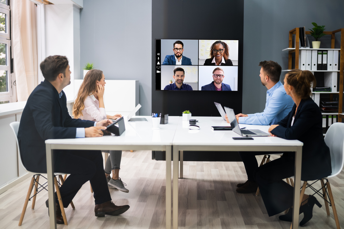 New Tactics for Using AV Technology in Hybrid Workplaces
